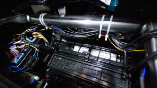 スイフトスポーツ（ZC33S）に9インチナビを取り付け～其の参 ナビ本体取り付け編 | 雄BISHA（おすびしゃ）