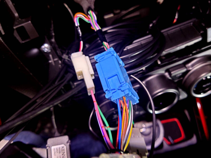 スイフトスポーツ（ZC33S）に9インチナビを取り付け～其の参 ナビ本体取り付け編 | 雄BISHA（おすびしゃ）