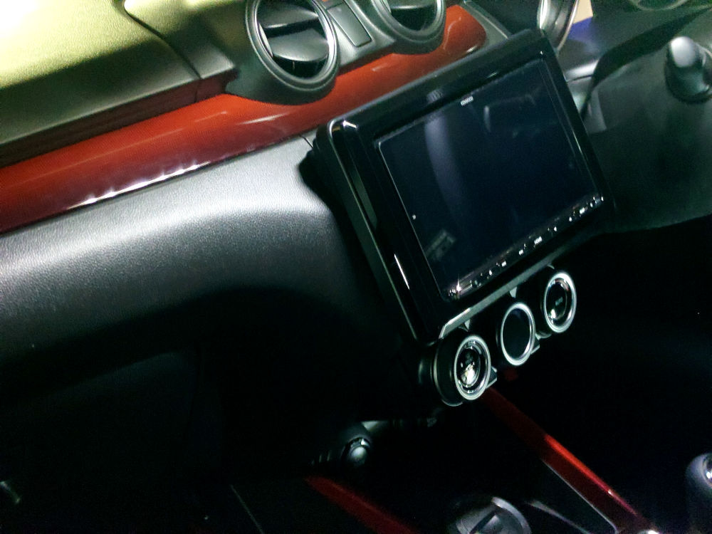 スイフトスポーツ（ZC33S）に9インチナビを取り付け～其の参 ナビ本体取り付け編 | 雄BISHA（おすびしゃ）