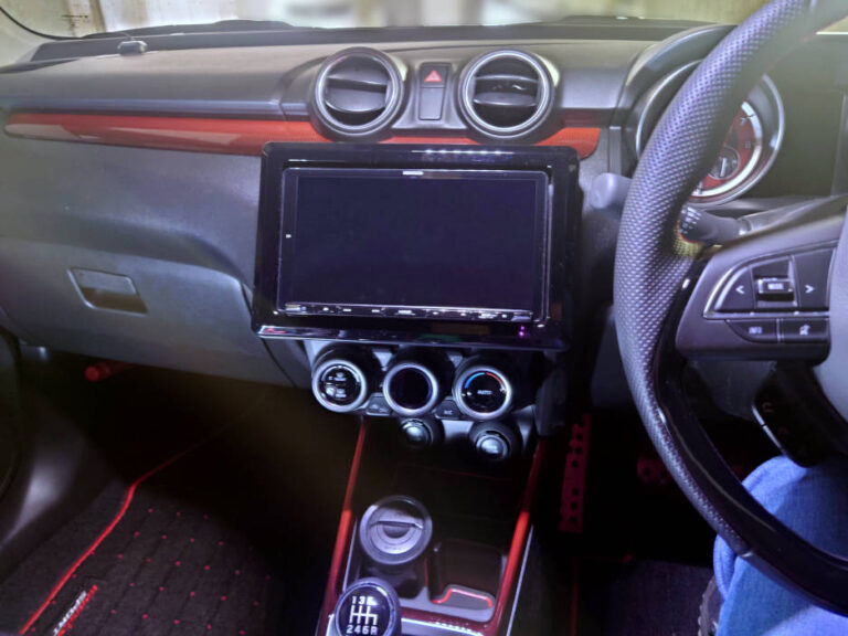 スイフトスポーツ（ZC33S）に9インチナビを取り付け～其の参 ナビ本体取り付け編 | 雄BISHA（おすびしゃ）